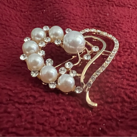 Jewelry | Elegant Pearl And Crystal Brooch N Wot | Poshmark